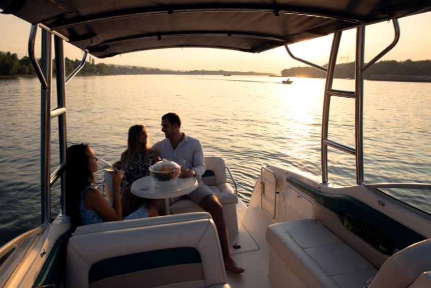 4 Safety Tips for Late-Night Parties on the Water